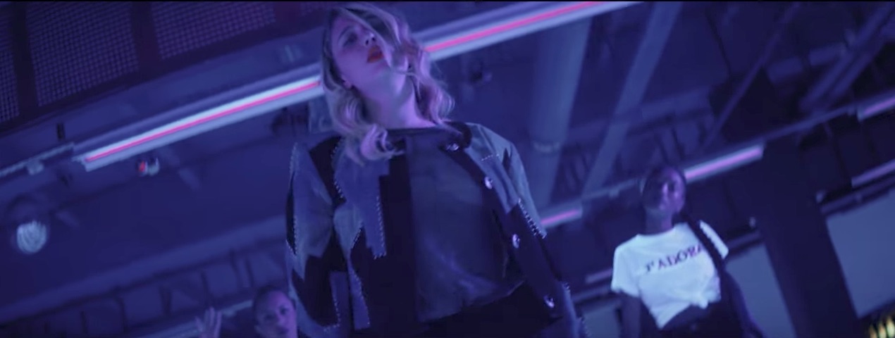 Ana Zimmer, pop vénère et "girlpowerment" - Technikart